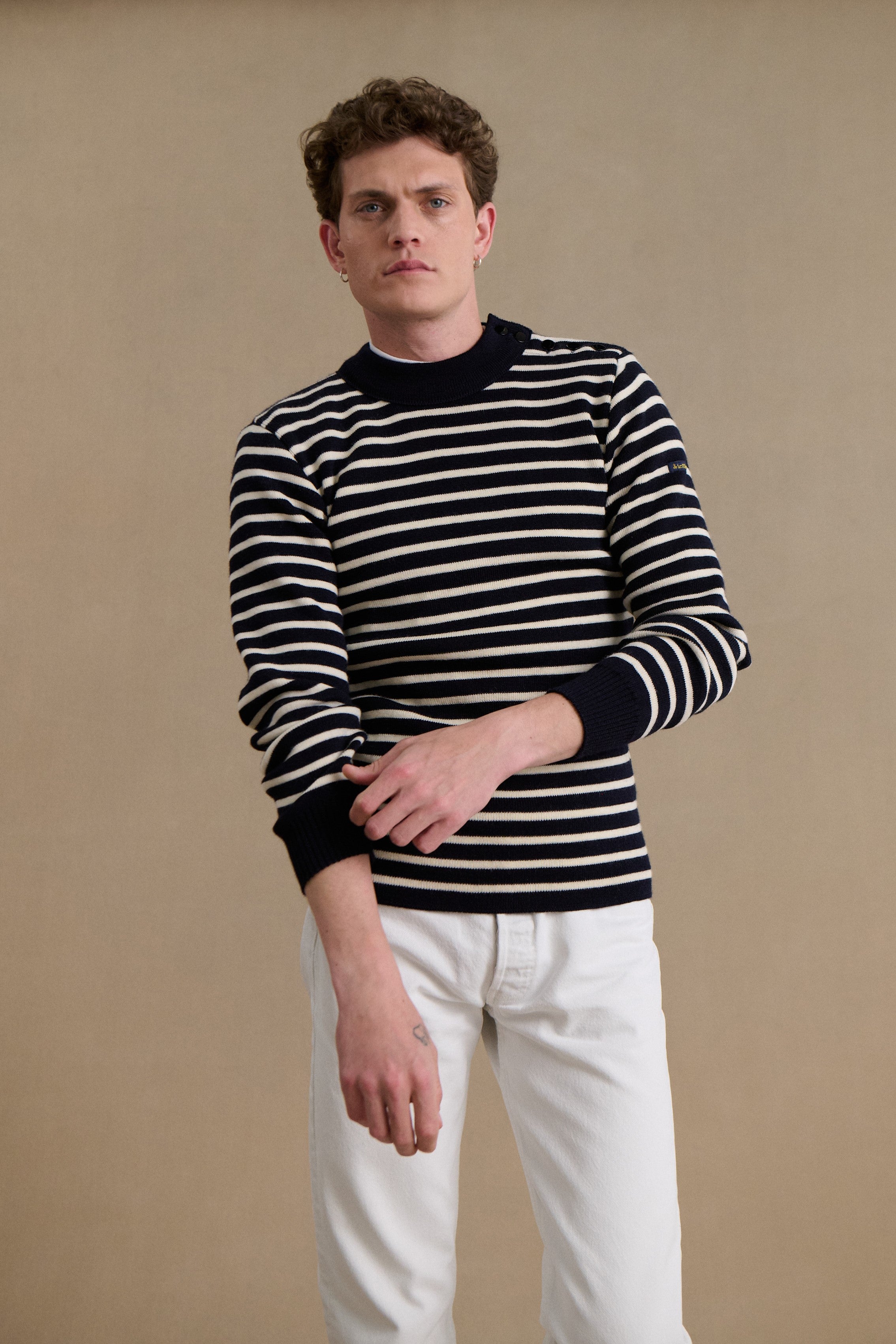 Pull marin rayé marine et écru en laine vierge pour homme | Le Minor