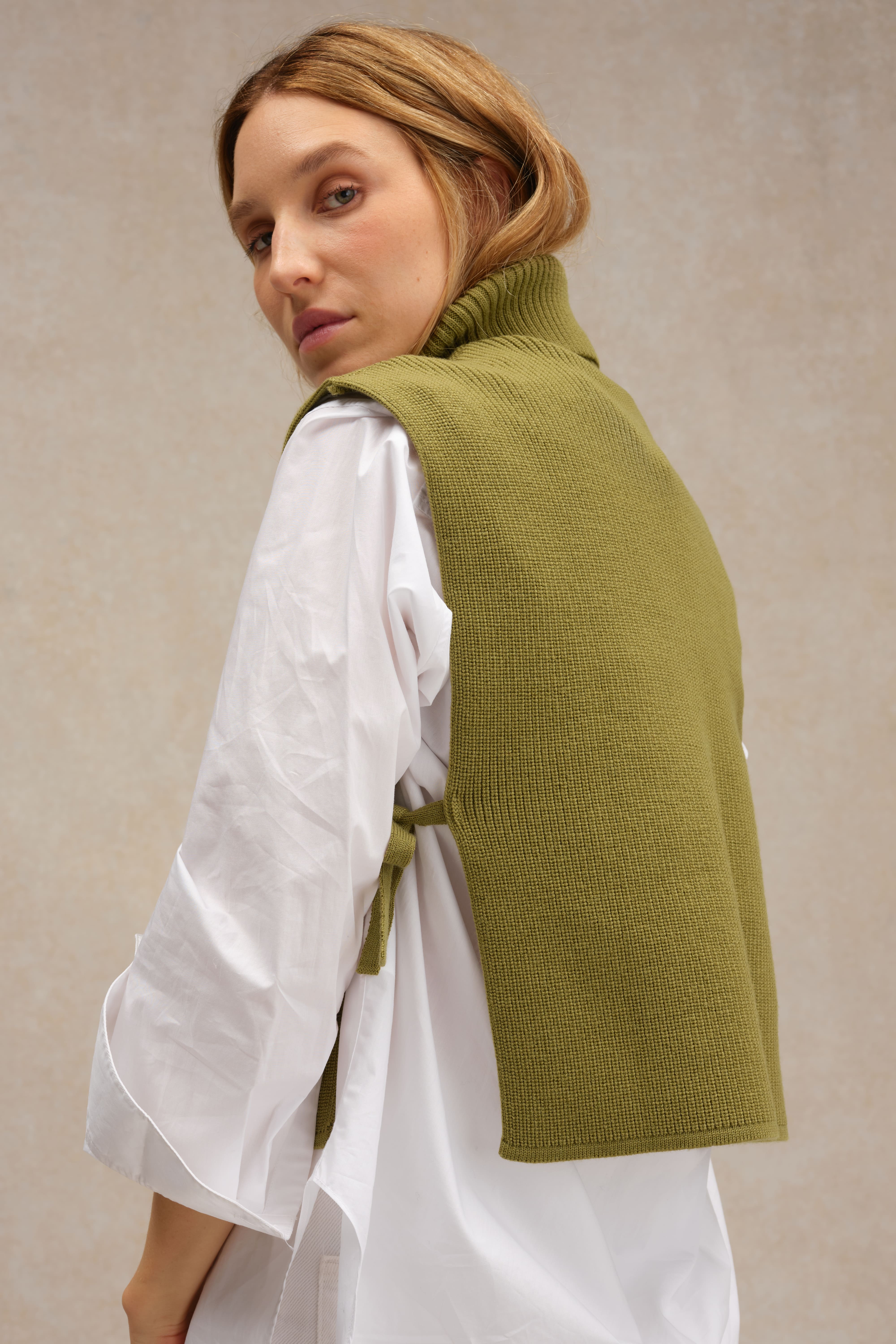 Plastron col roulé olive acide en laine mérinos pour femme | Le Minor
